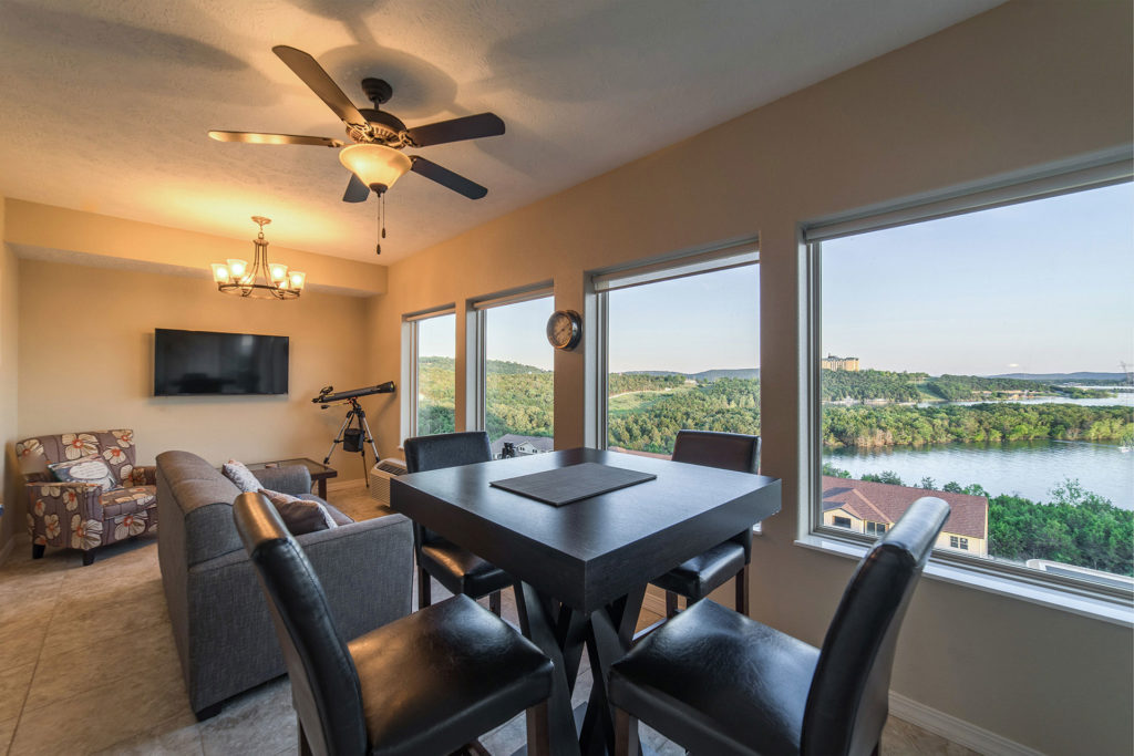 Top Lakefront Vacation Rentals on Table Rock Lake | Thousand Hills Vacations
